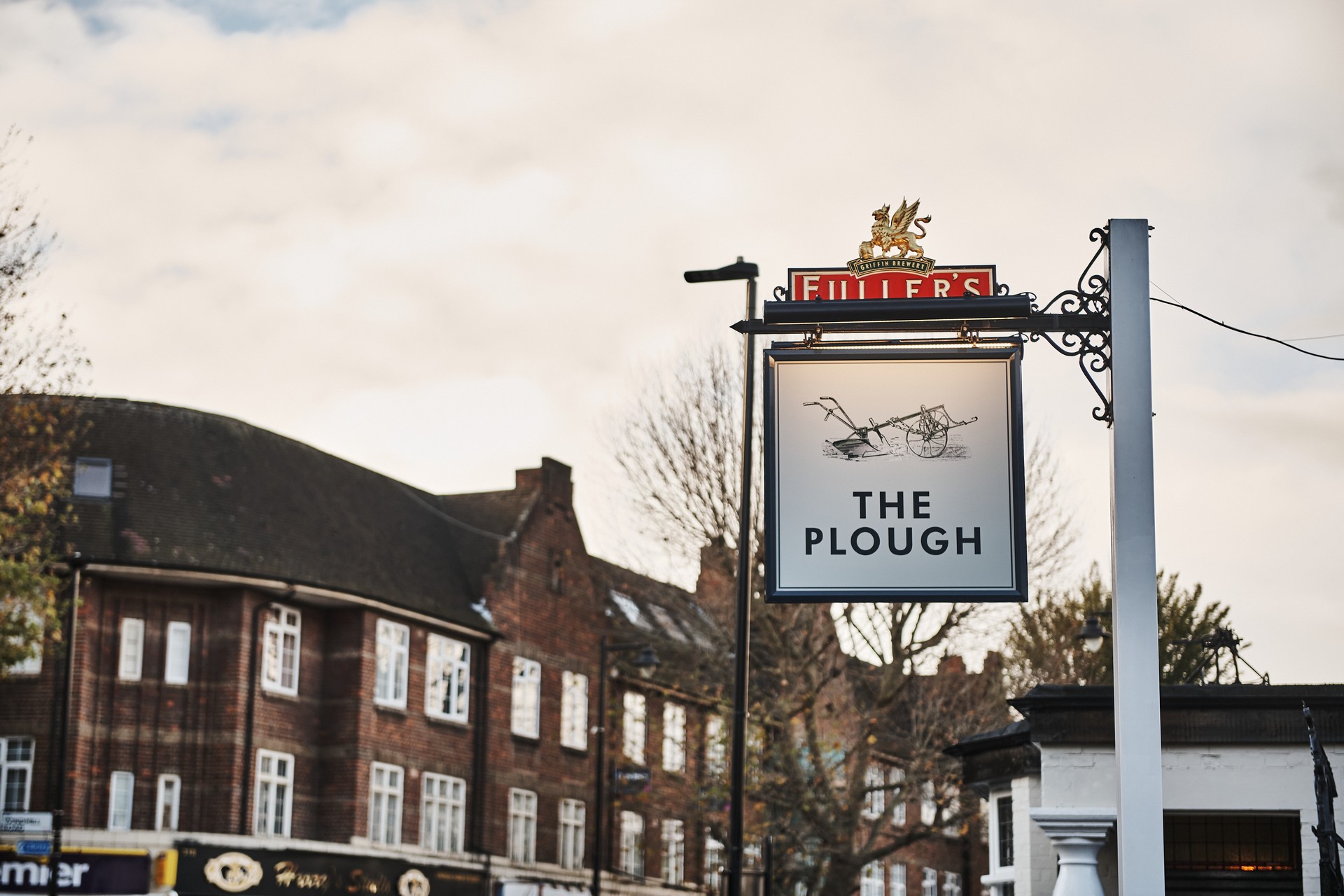 The Plough Inn - Fuller's Pub and Restaurant in Ealing